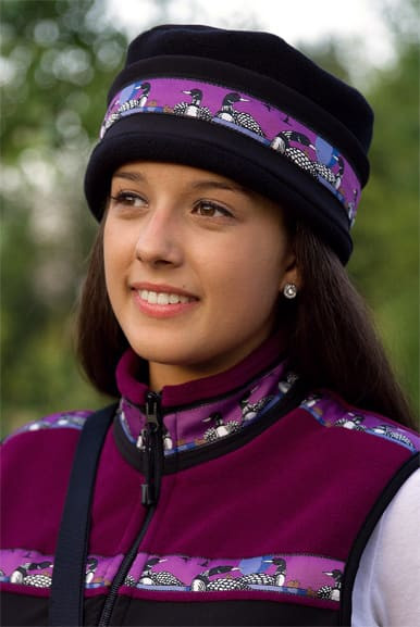WOMEN'S AURORA HAT / (Softshell) / Solid Black, / Loons-Plum (trim ...