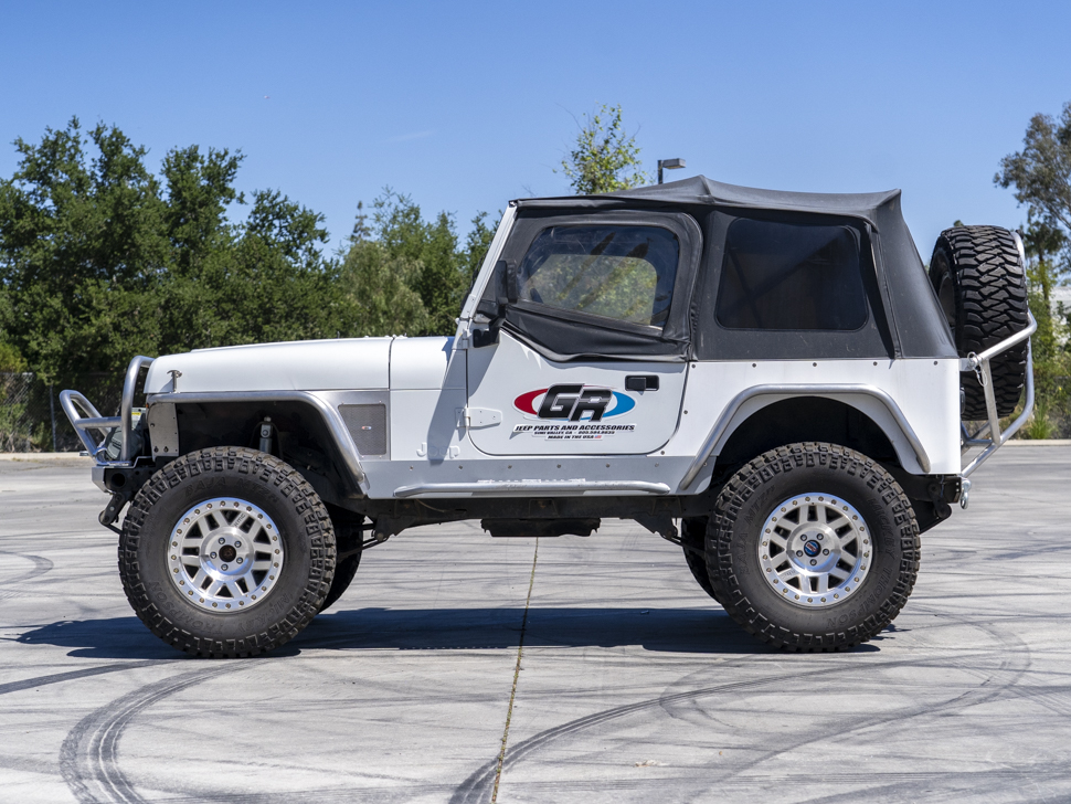 White Jeep YJ | GenRight Off Road