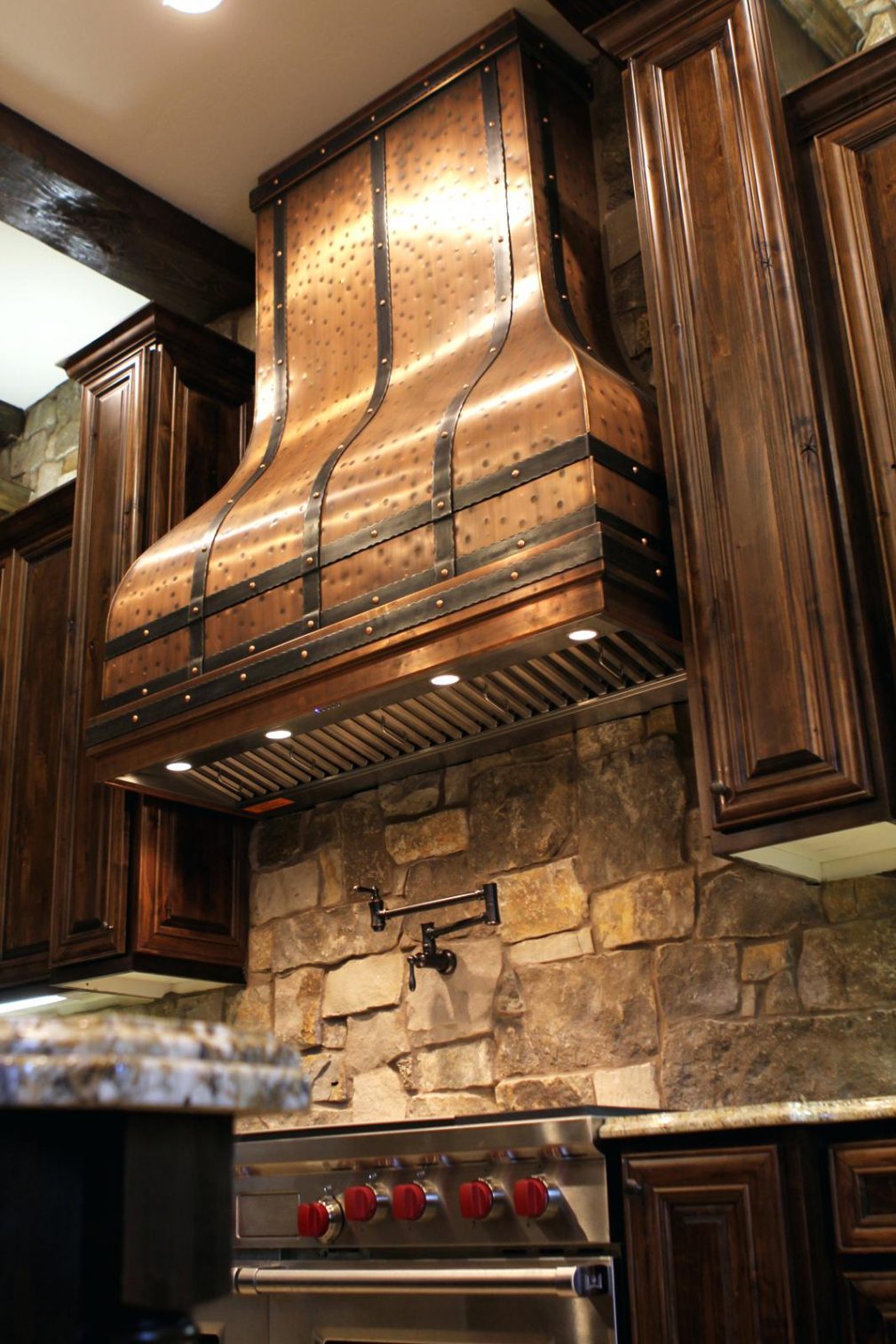 Furnishing a Large Kitchen Rustica House