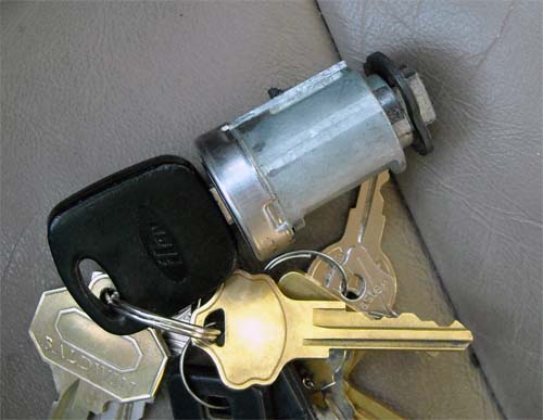 How to replace the ignition lock on a 2001 Mazda Tribute or Ford Focus ...