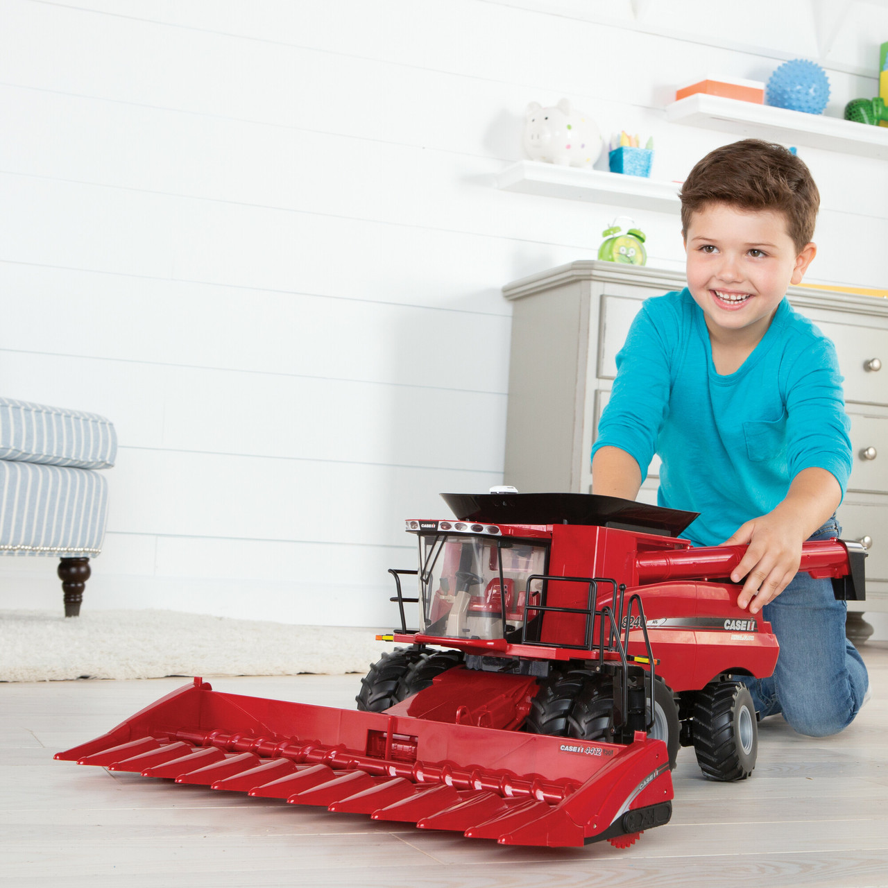 1/16 Case International 8240 Big Farm Combine - Windy Hill Farm Toys