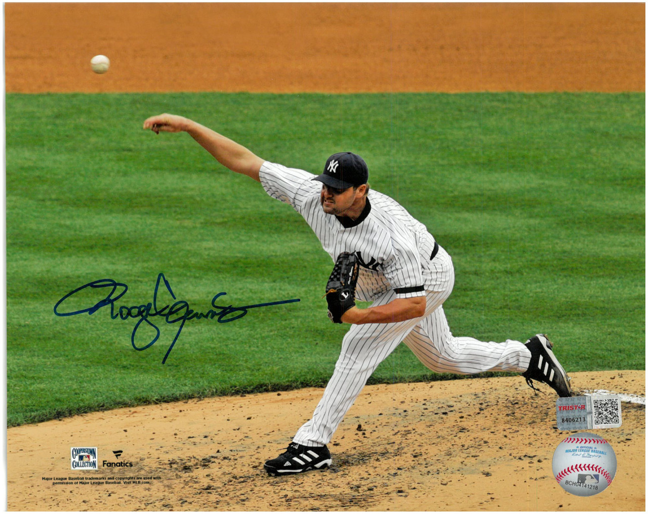 Roger Clemens Autographed New York Yankees 8x10 Photo - Detroit City Sports