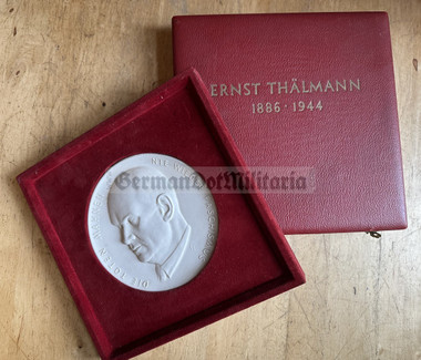 oo034 - c1950s large Ernst Thälmann portrait plaque in luxury box ...