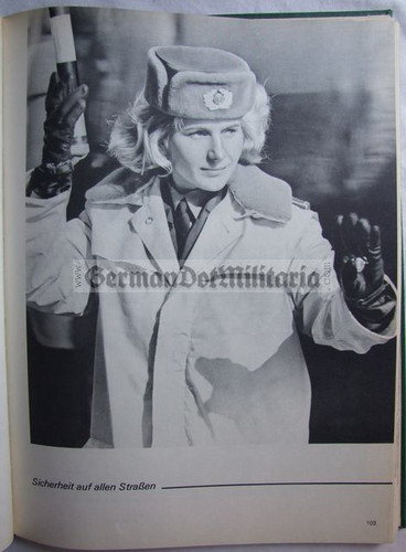 wb012 - IM DIENSTE DES VOLKES - c1969 VP VoPo Volkspolizei East German ...
