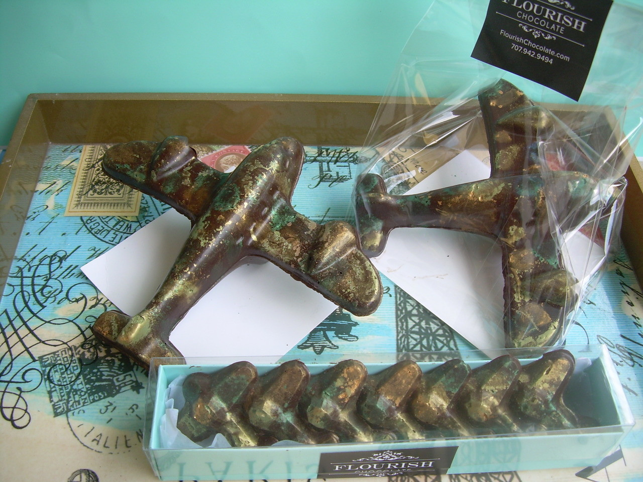 Large Airplane - Flourish Chocolate