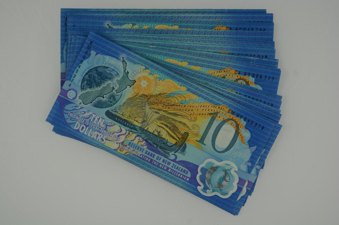 New Zealand - $10 - Millennium - Brash - Circulated - Random Prefix ...