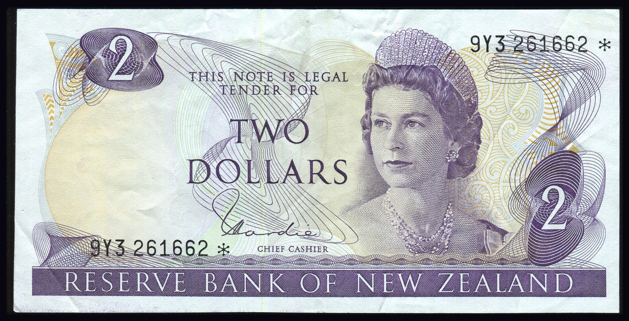 New Zealand - $2 Star Note - Hardie - Y93 261662* - gVF - Oceanic Mint
