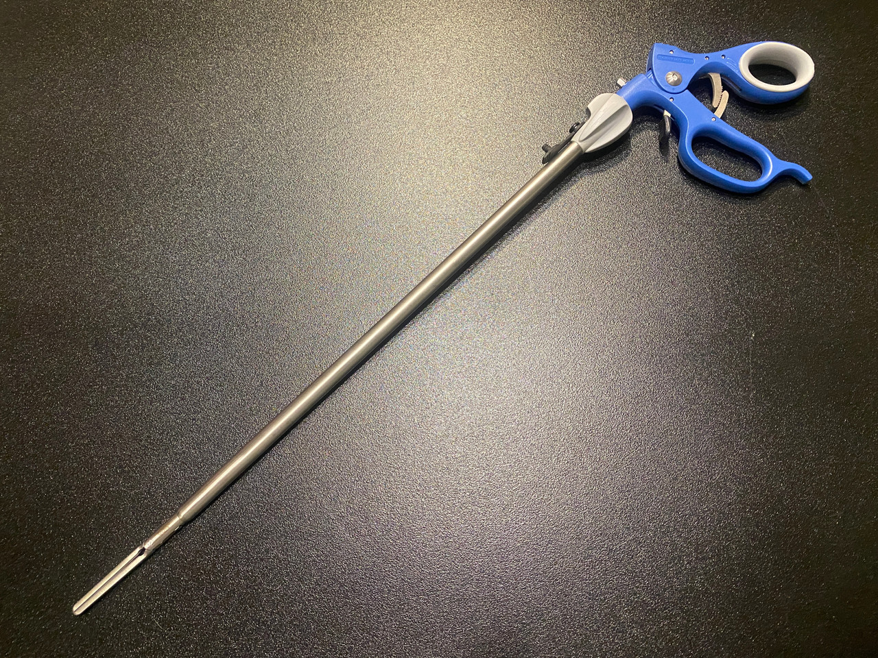 Snowden-Pencer SP90-6351 Laparoscopic DeBakey Clamp, 10mm X 36cm (NEW)