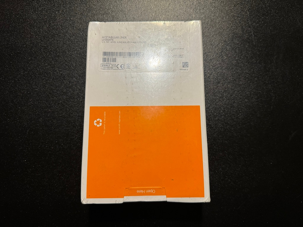 Smith & Nephew 71338688 R3 XLPE Acetabular Liner