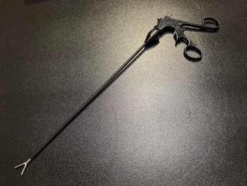 Davol 12447 Laparoscopic Atraumatic Grasper, 5mm X 33cm