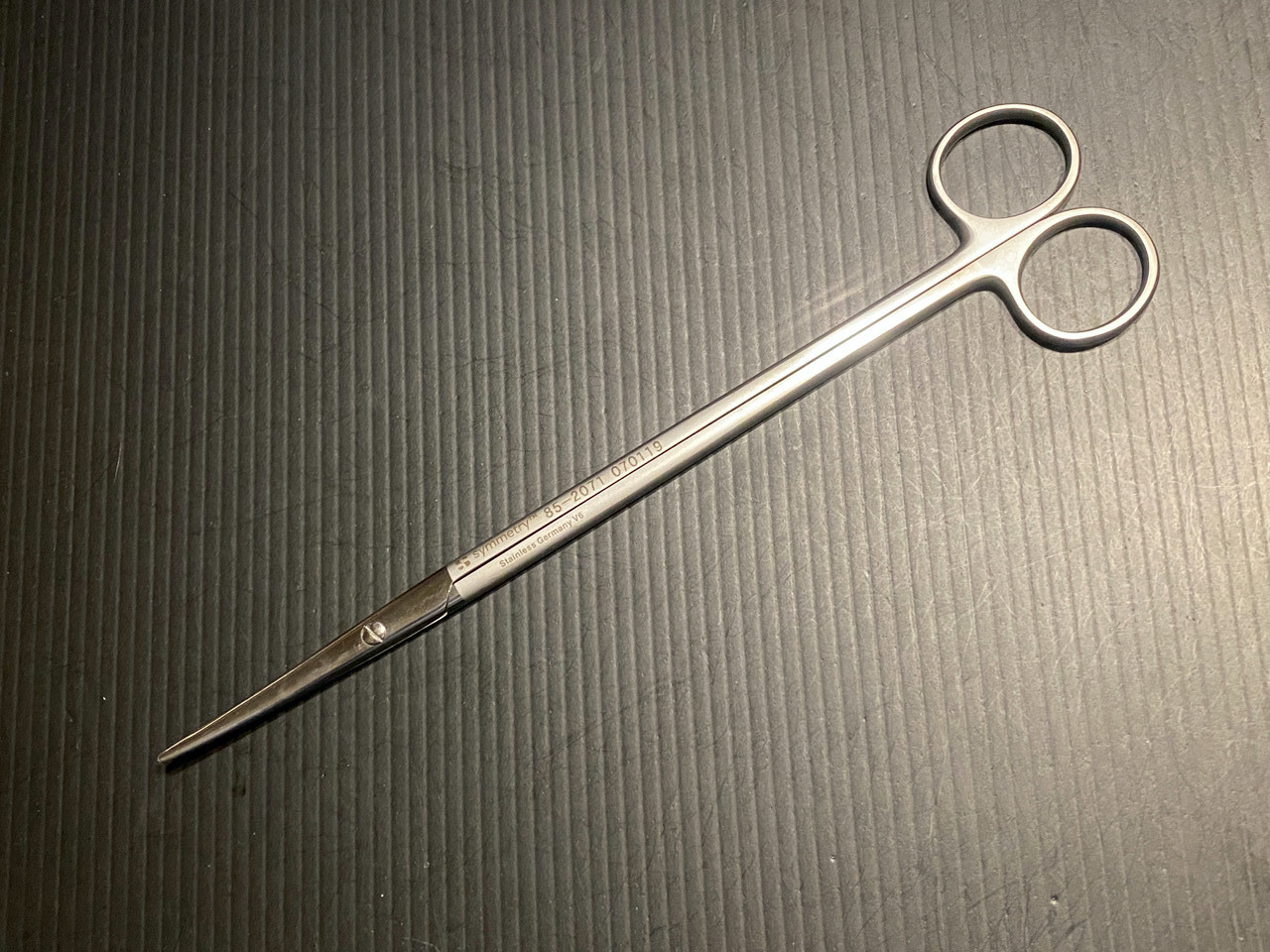 Symmetry 85-2071 Metzenbaum Scissors, CVD, Serrated, 9"