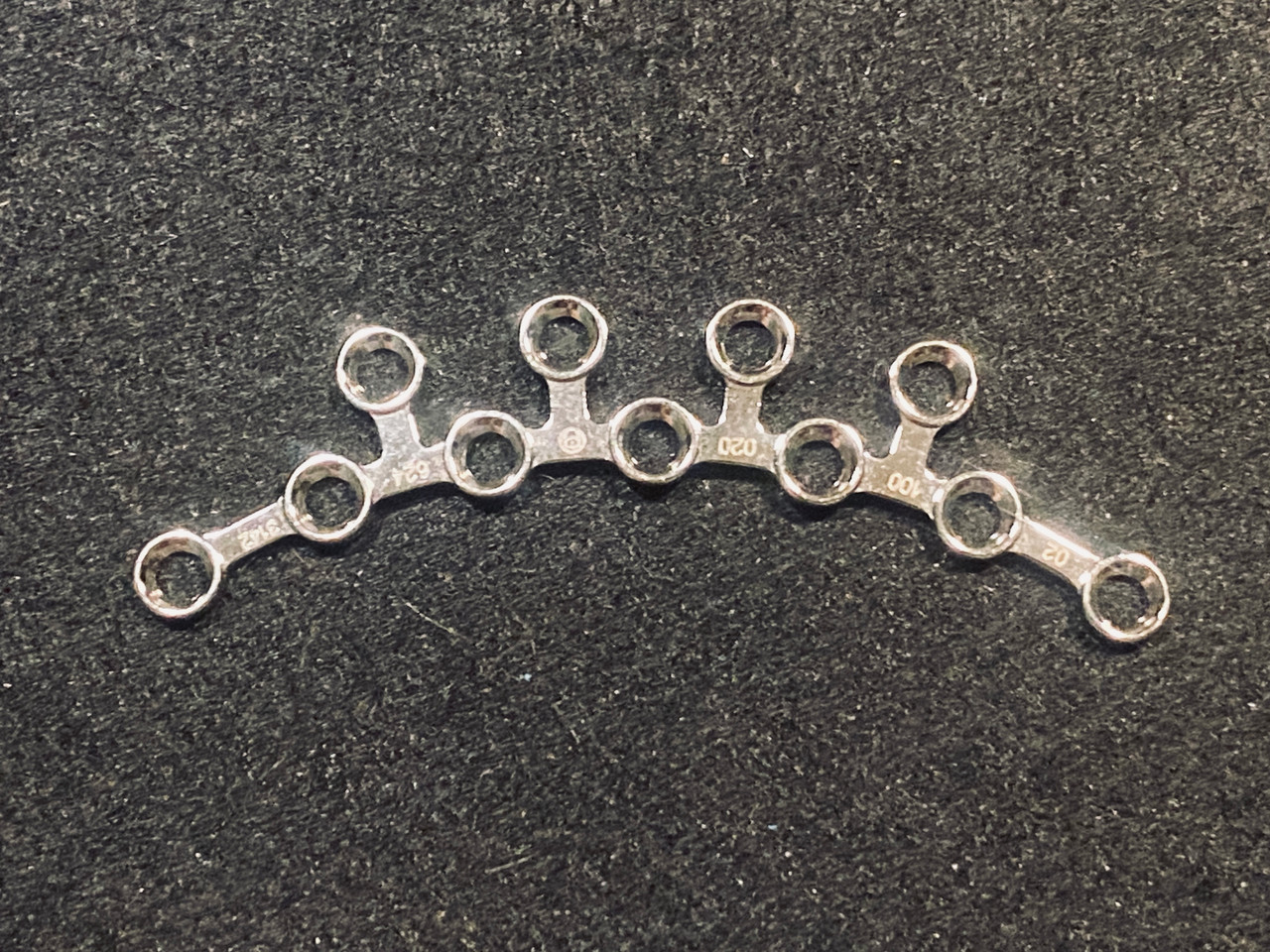 Synthes 02.100.020 Locking Navicular Plate, 2.4mm/2.7mm For Sale