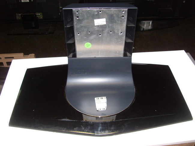 Insignia NS-LCD37 TV Base / Stand 820.20096-00 / 6151088600 (Screws ...