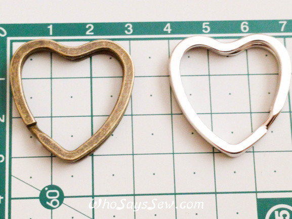 4x Heart Shaped Flat Split Rings in Shiny Silver/Antique Brass ...