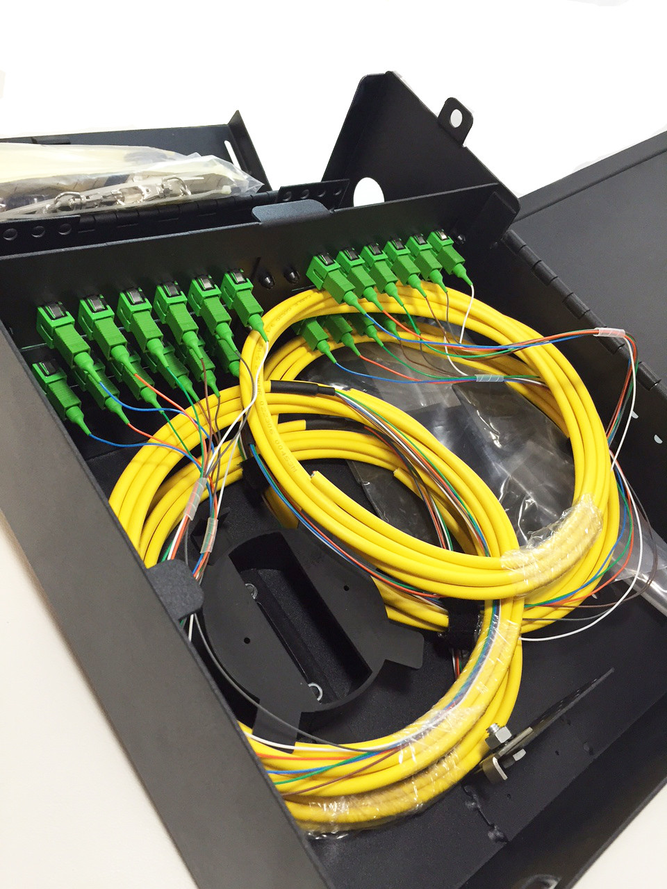 FPW0424SM2SCA13M Fiber Distribution Panel loaded with 24 OS2 SM SCA ...