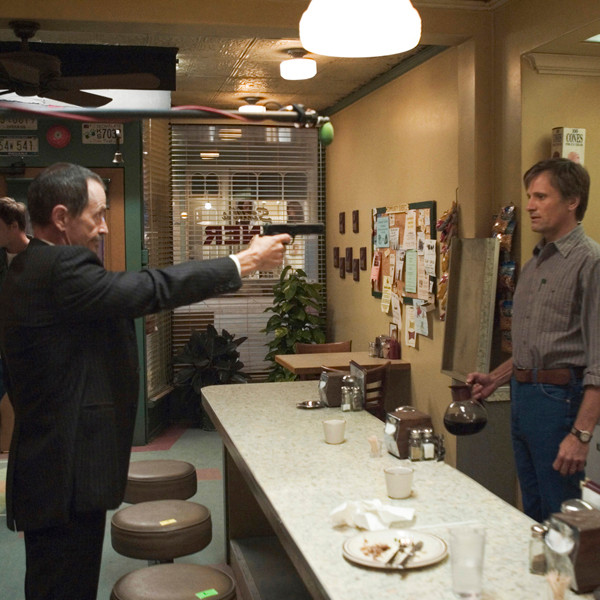 History of Violence Stephen McHattie points gun at Viggo Mortenson ...