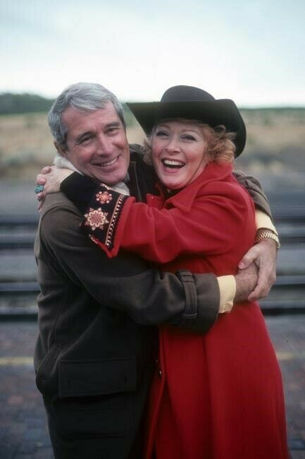 Perry Como hugs Greer Garson on Perry Como's Christmas in New Mexico ...