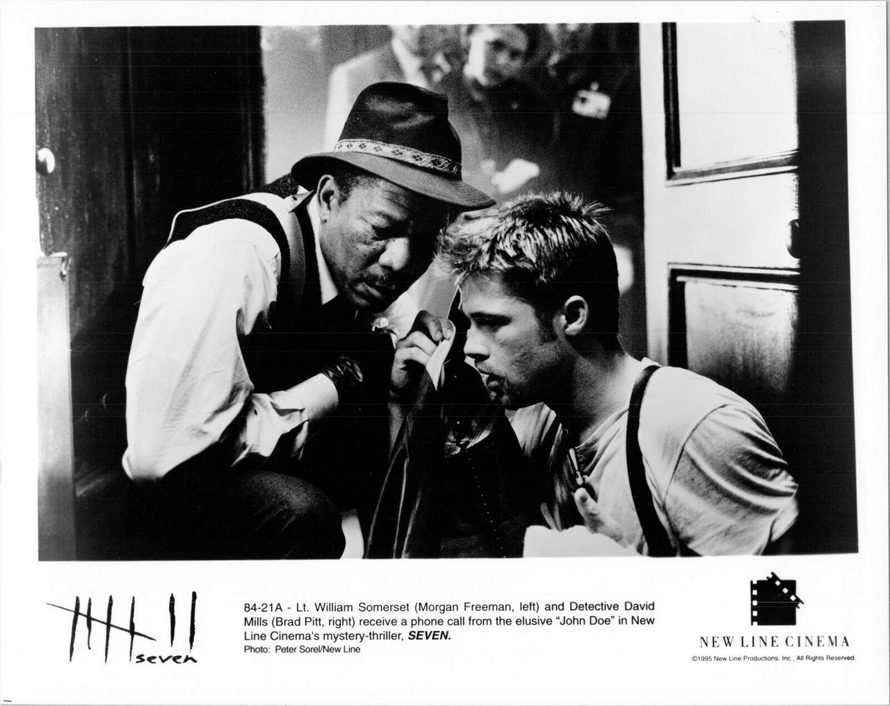 Seven 1995 original 8x10 photo Brad Pitt & Morgan Freeman investigate ...