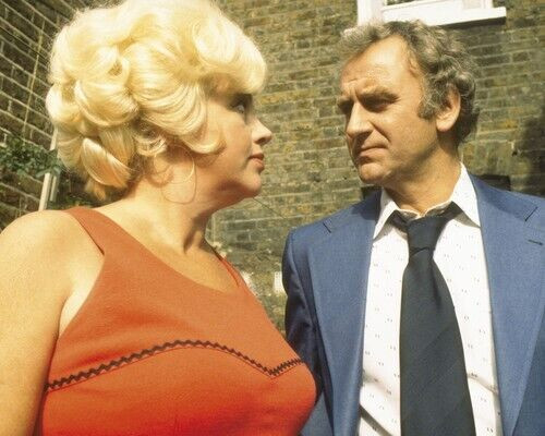 The Sweeney 1978 Messenger Of The Gods Diana Dors Mrs Rix John Thaw 8x10 Photo Moviemarket