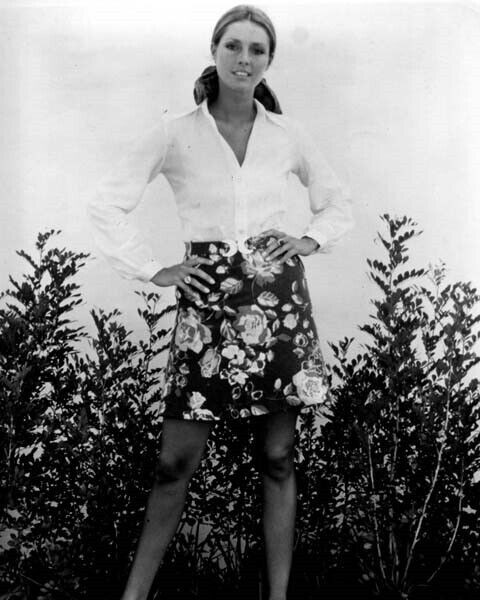 Jennifer O'Neill poses with hands on hips 1973 Lady Ice movie 8x10 inch ...