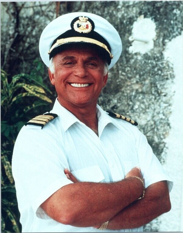 The Love Boat Gavin Macleod as Captain Stubing smiling 8x10 inch photo ...