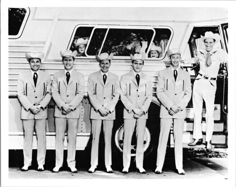 Ernest Tubb & band the Texas Troubadours line up by tour bus 8x10 inch ...