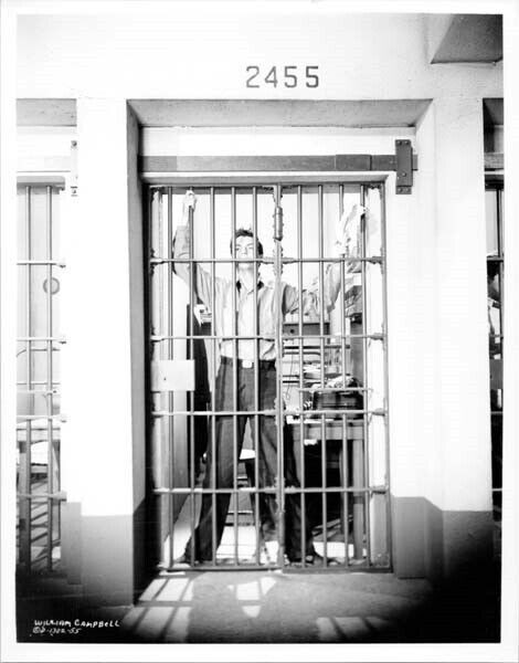 William Campbell 1950's era original 8x10 photo in jail cell movie ...