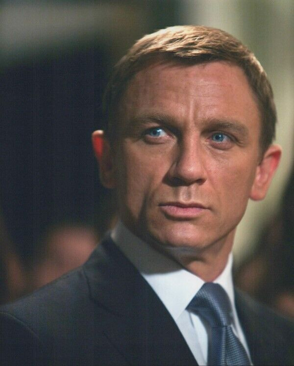 Daniel Craig portrait as Bond 2006 Casino Royale 8x10 inch photo ...