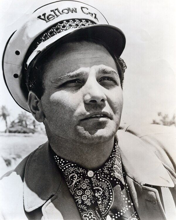 Peter Falk 1963 portrait as cab driver It's Mad Mad Mad Mad World 8x10 ...