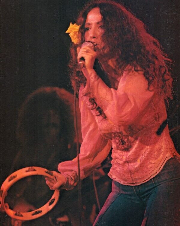 Maria Muldaur 1970's Midnight at the Oasis singer on stage 8x10 inch ...