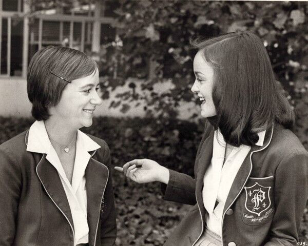 Our Time 1974 Pamela Sue Martin & Betsy Slade in school blazers 8x10 ...