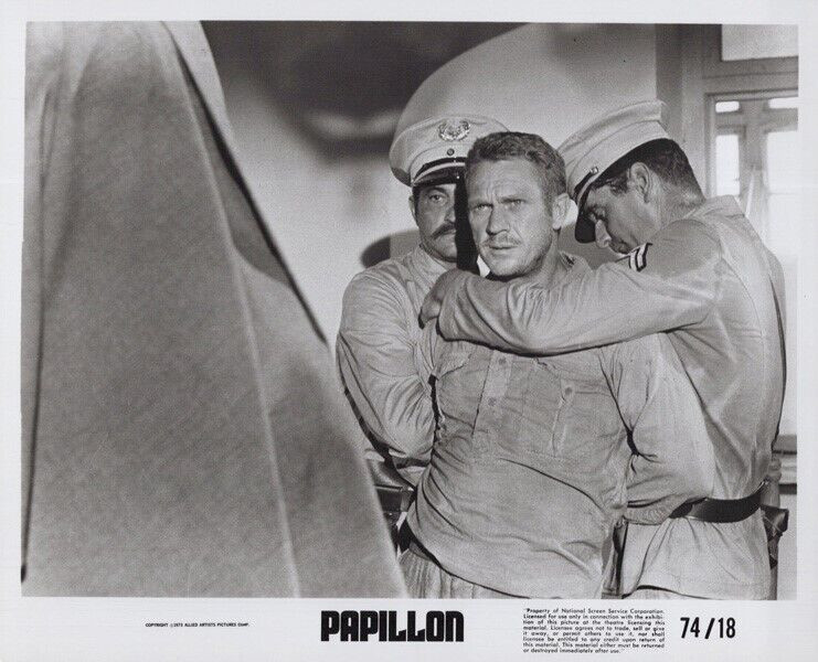 Papillon 1974 original 8x10 photo Steve McQueen handcuffed by guards - Moviemarket