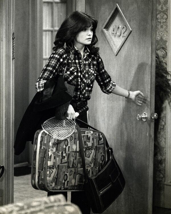 Valerie Bertinelli carrying suitcase 1975 TV sitcom One Day At A Time ...