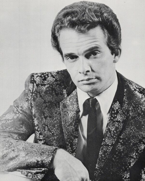 Merle Haggard 1960's studio portrait in fancy western jacket 8x10 inch ...