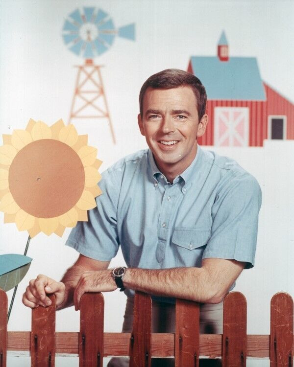 Ken Berry 1968 as Sam Jones on Mayberry R.F.D. 8x10 inch photo ...