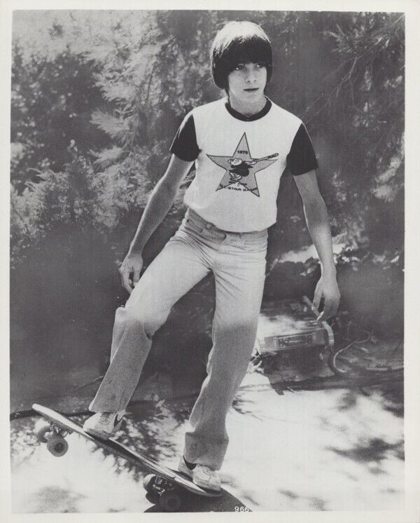 Ralph Macchio early pose on skateboard vintage 8x10 inch photo ...