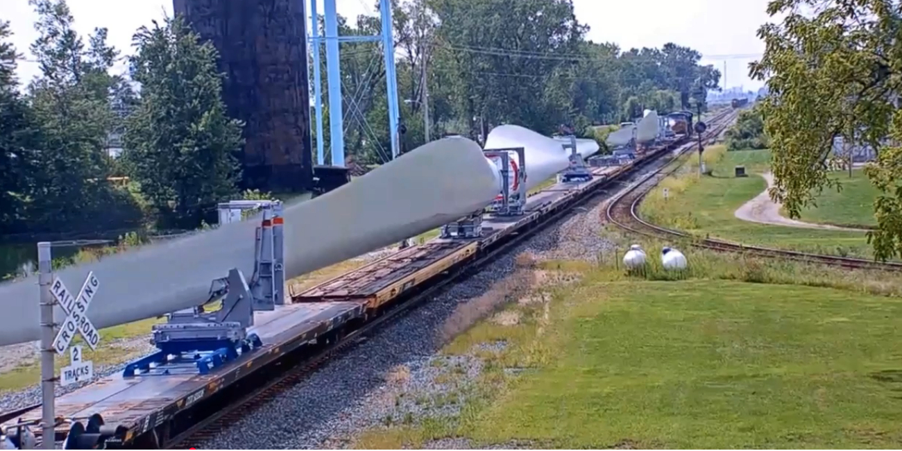 N-Scale Wind Turbine Blade Transportation Racks and Blade | TrainBoard ...