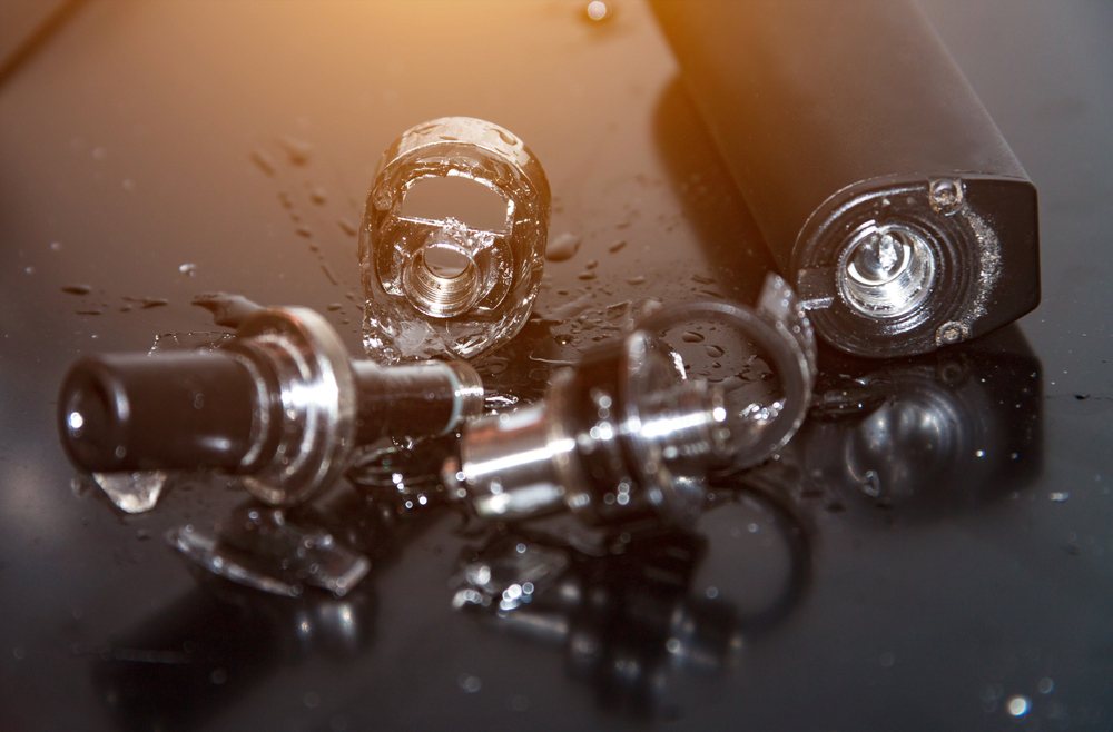 How to Fix a Broken Box Mod - The Vape Mall