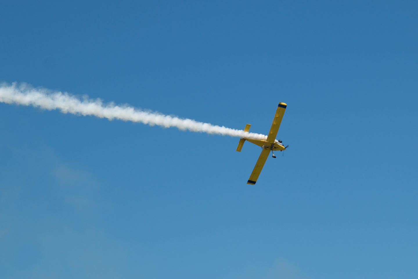 What is aerobatic smoke oil and how does it work? - Aviation Oil Outlet