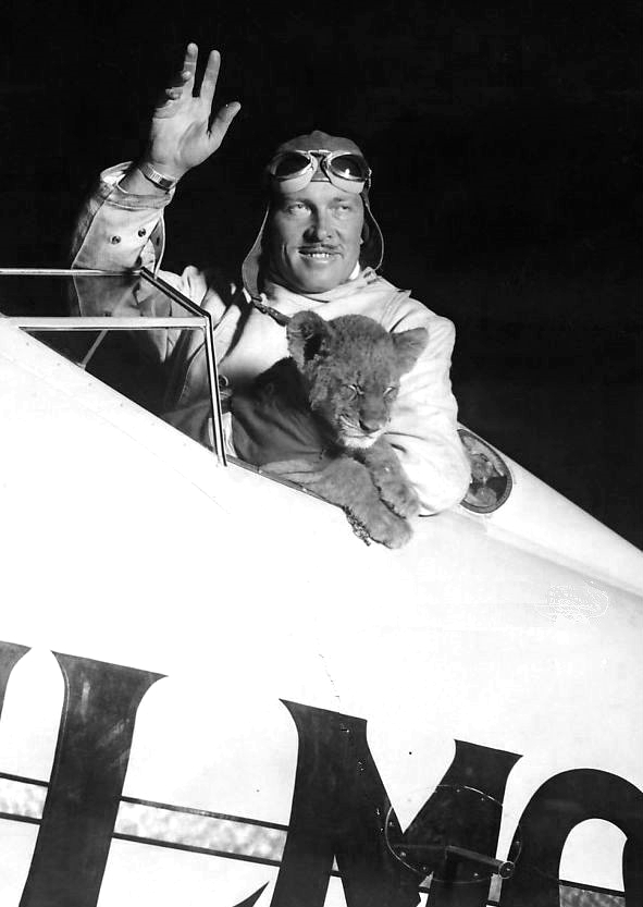 Roscoe Turner & Gilmore the Flyin' Lion - Aviation Oil Outlet