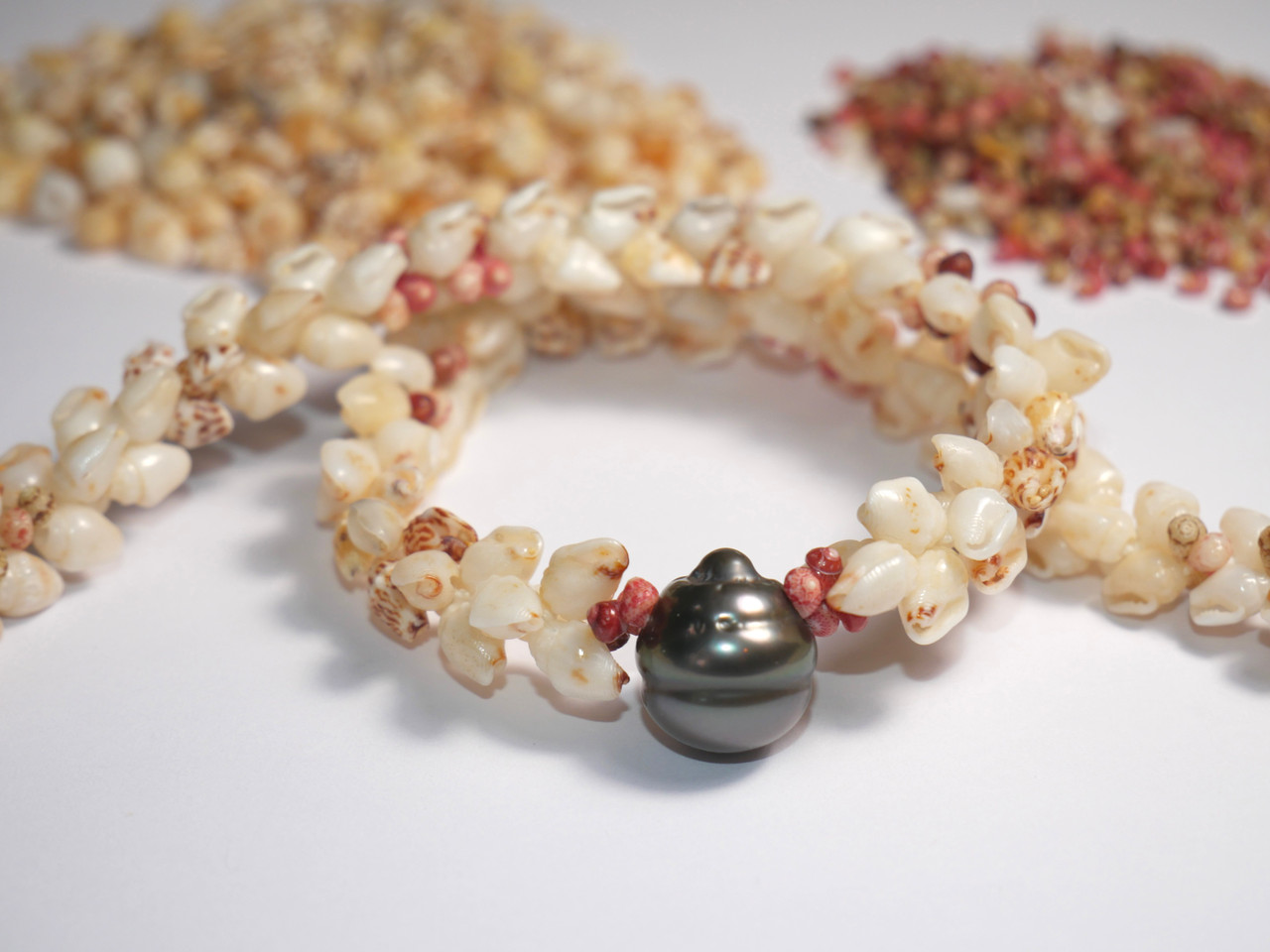 18" white, blue, black spotted, yellow Momi, pink, burgundy, natural ...