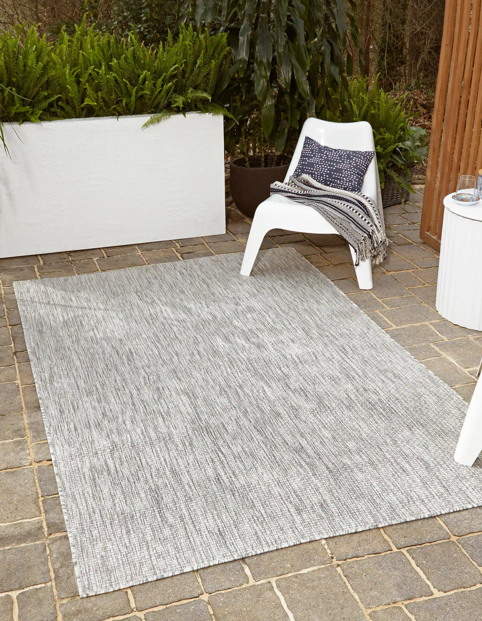 solid light grey rug