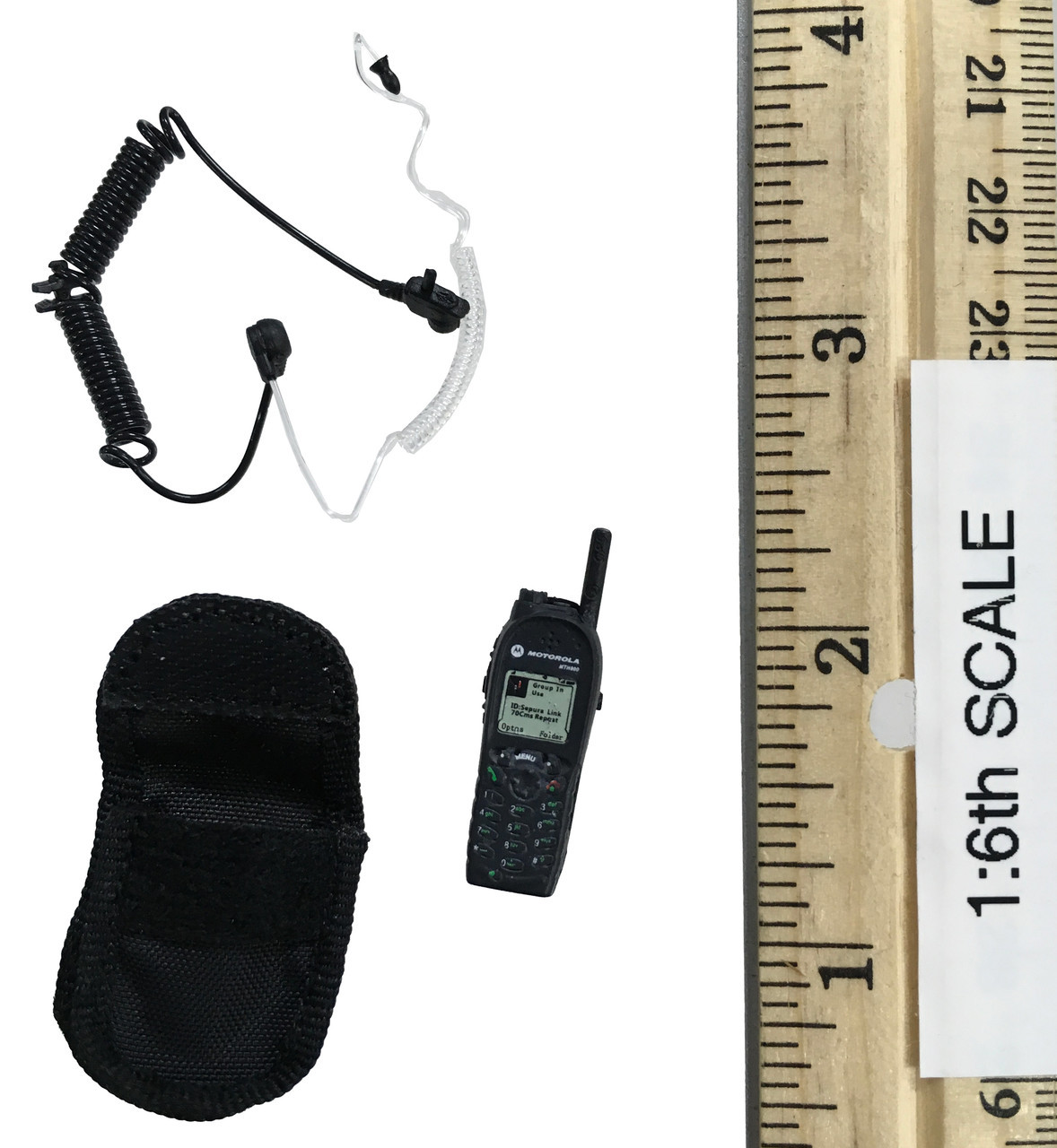 Metropolitan Police: Armed Police Officer - Radio w/ Earpiece & Pouch ...
