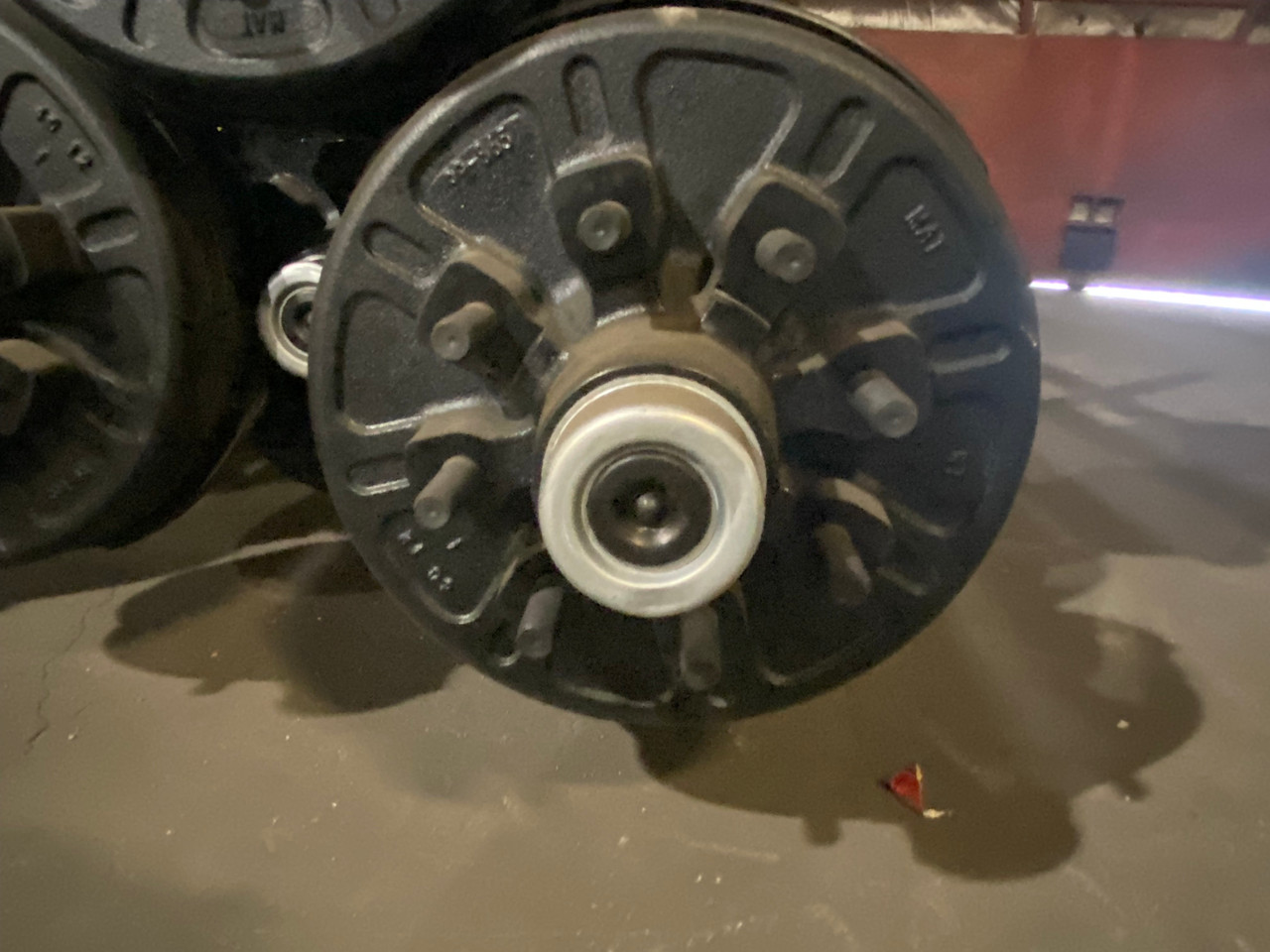 SureTrac 8K Hybrid Axle (77" HF, Dexter Compatible, 8-Lug x 6.5 ...