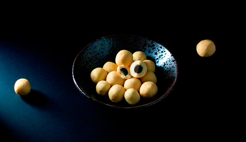 Iceland Astaraldin Lakkris White Chocolate Passionfruit Mango 130g - 4 ...