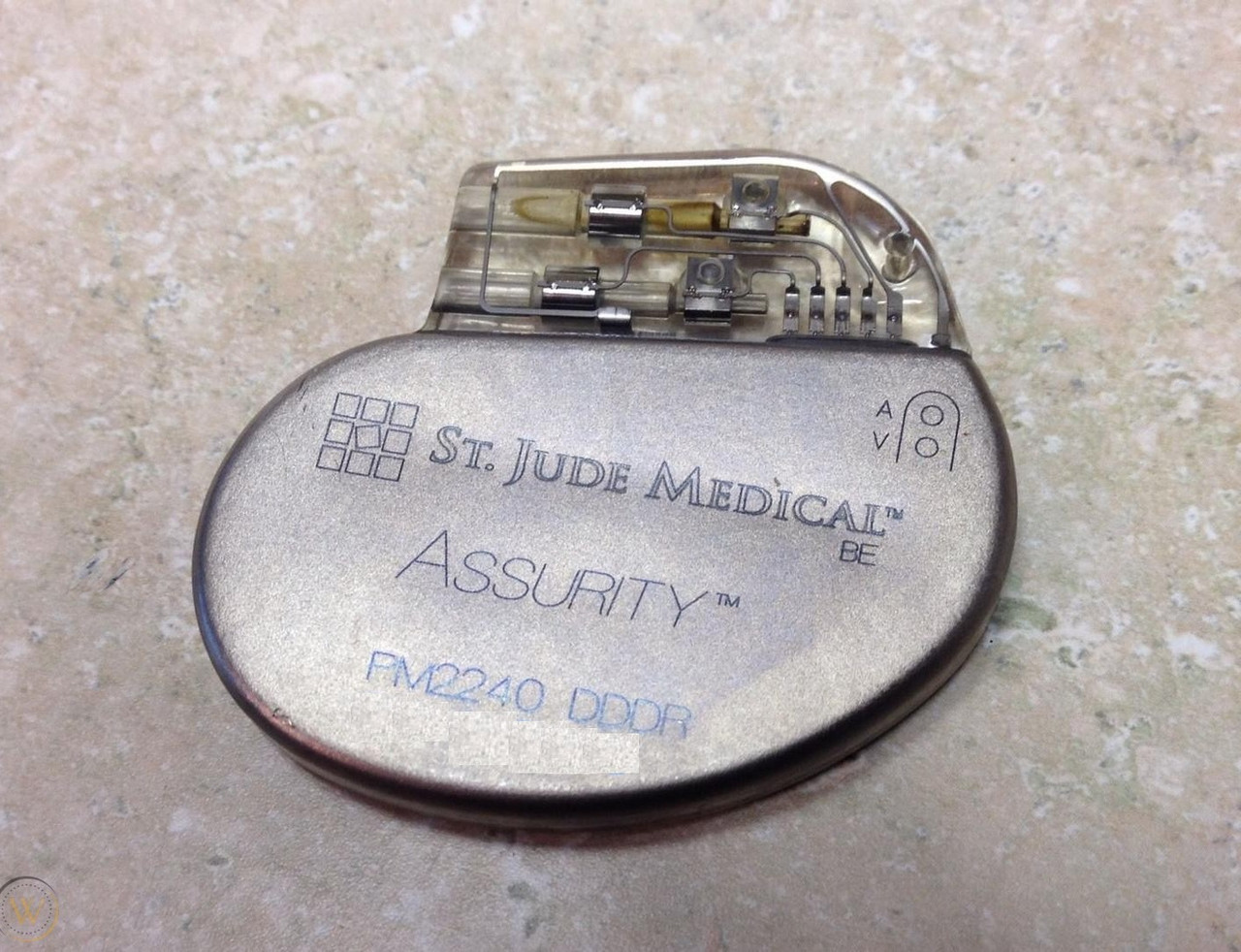Pacemaker PM2240, Assurity DR - RF, Dual-chamber pulse generator with ...