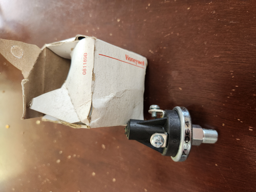 PRESSURE SWITCH, NC OPEN @ 60PSI (206517/76064) - LocomotivePartsOnline.com